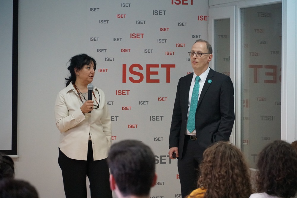 ISET-ის კვლევითმა ინსტიტუტმა მსოფლიო ბანკის ახალი კვლევის პრეზენტაციას ...